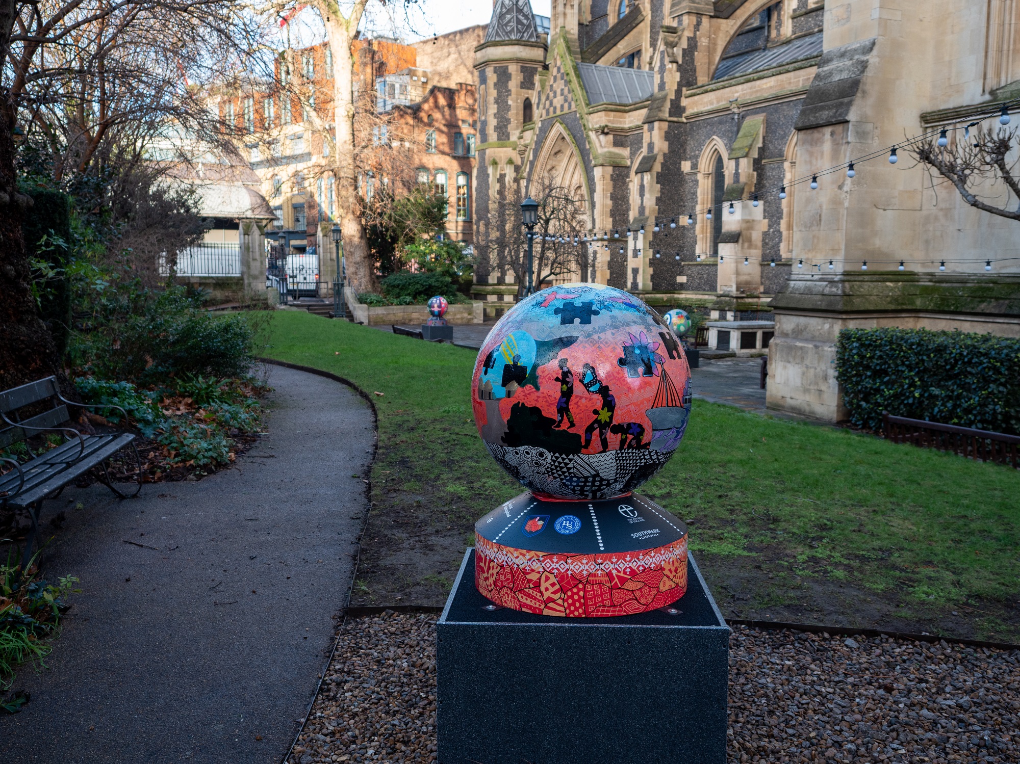 Triangle of Unity Globes Unveiled: Southwark Cathedral
